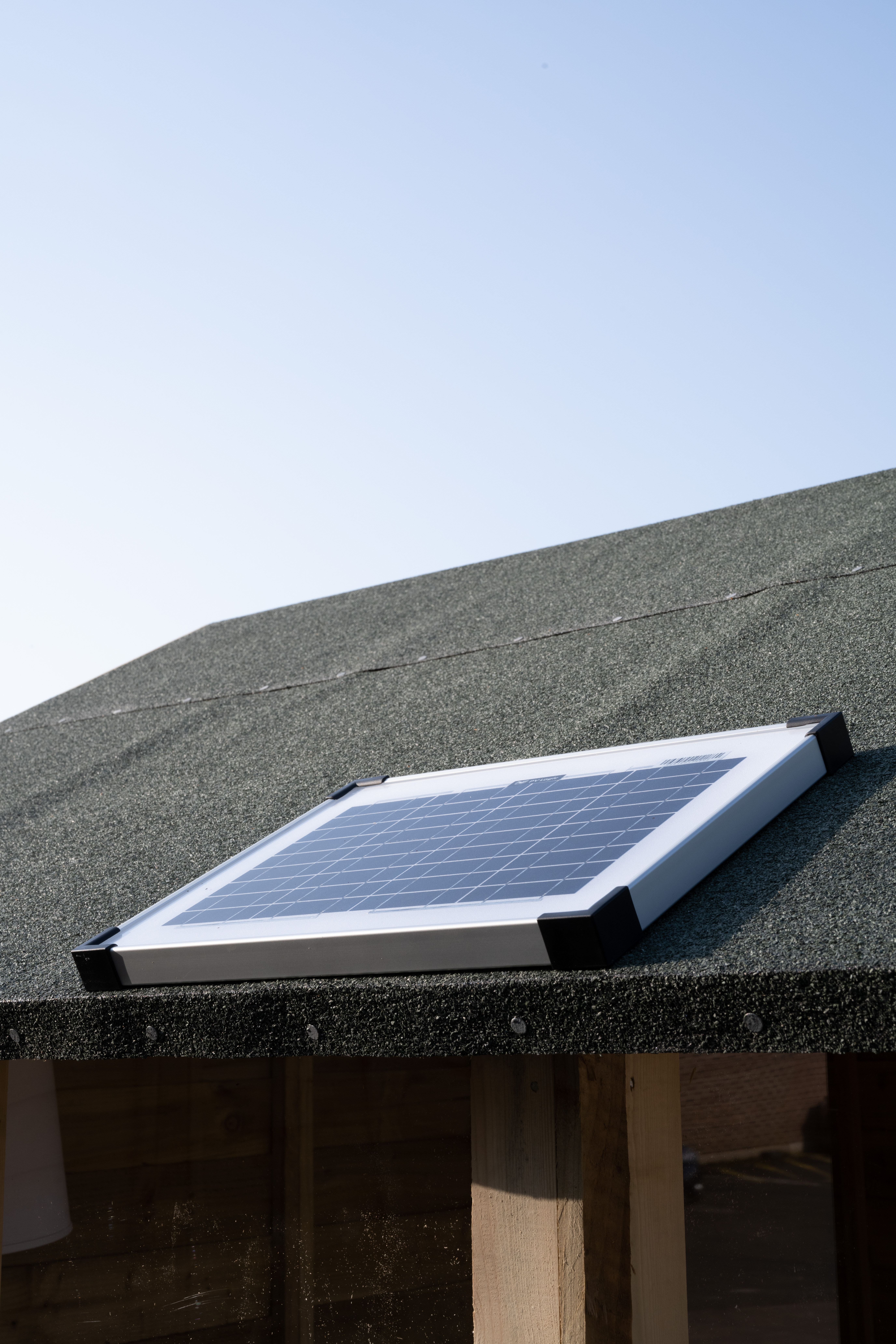 Hubi Work | Solar Lighting & Power Kit - Solar Technology